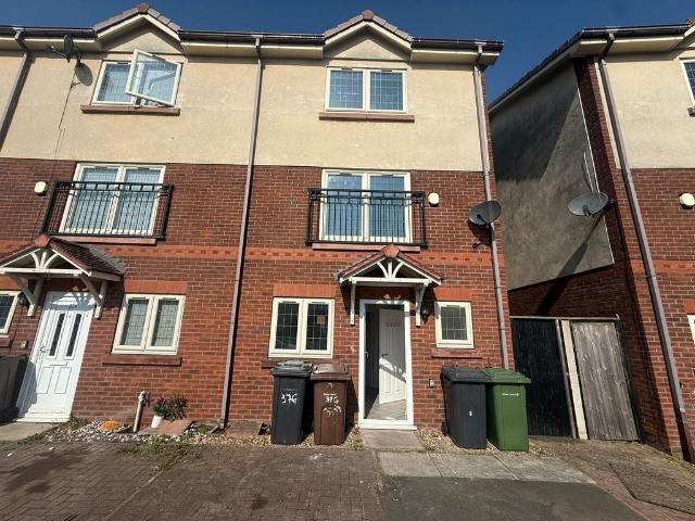 4 bedroom terraced house to rent