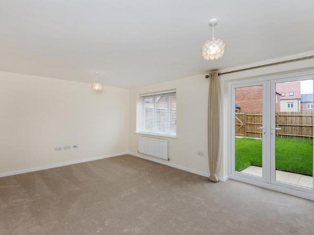 4 bedroom terraced house to rent
