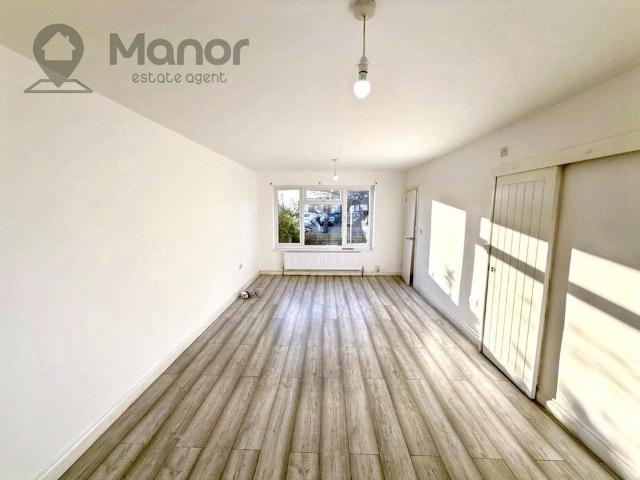 4 bedroom terraced house to rent