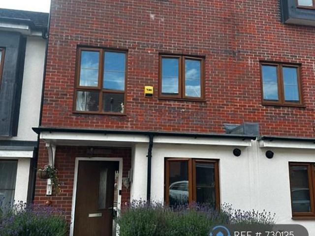 4 bedroom terraced house to rent