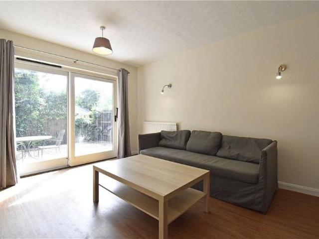 4 bedroom terraced house to rent