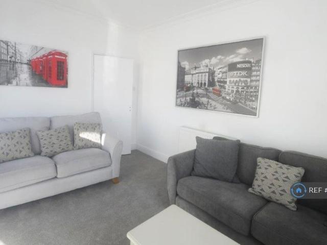 4 bedroom terraced house to rent