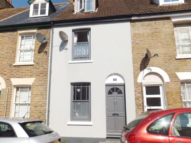 4 bedroom terraced house to rent