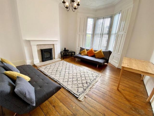 4 bedroom terraced house to rent