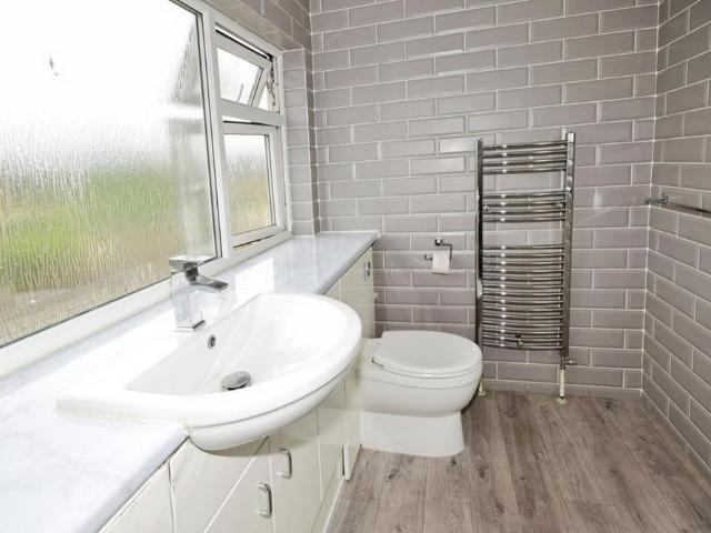 4 bedroom terraced house to rent