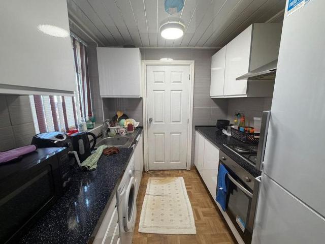 4 bedroom terraced house to rent