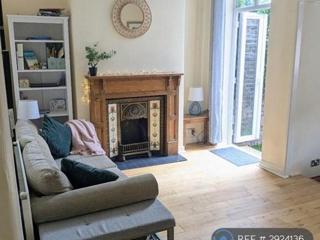4 bedroom terraced house to rent