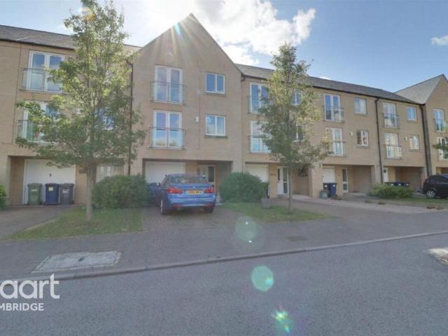 4 bedroom terraced house to rent
