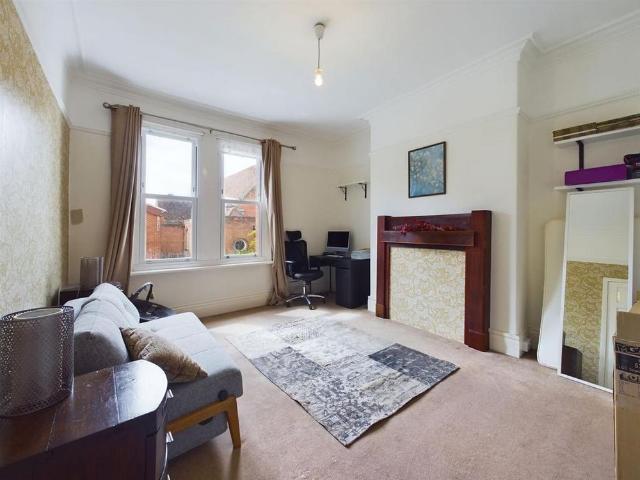 4 bedroom terraced house to rent