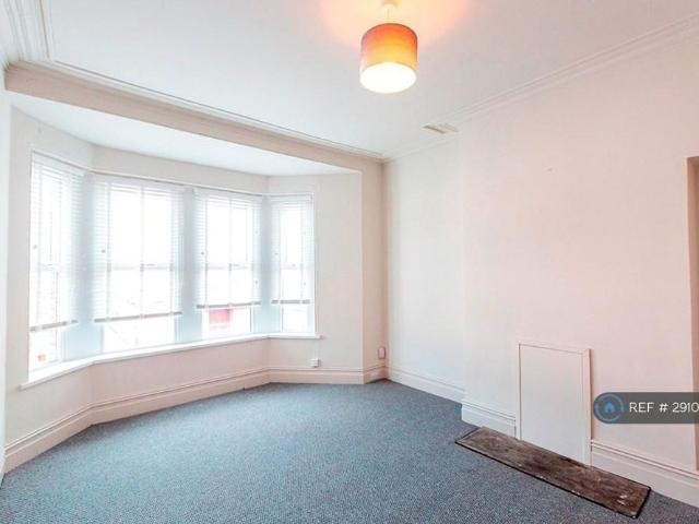 4 bedroom terraced house to rent