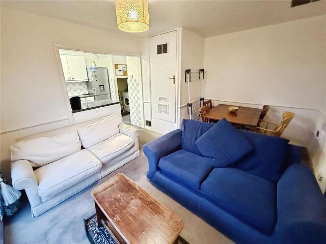 4 bedroom terraced house to rent