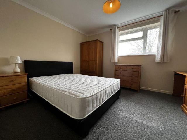4 bedroom terraced house to rent