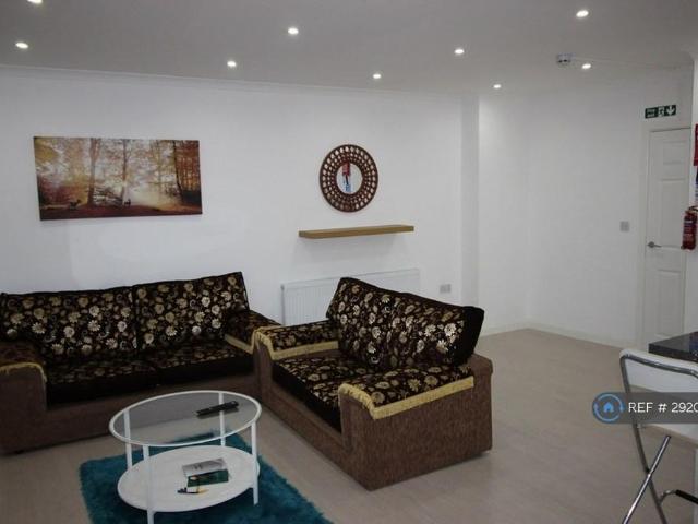 4 bedroom terraced house to rent