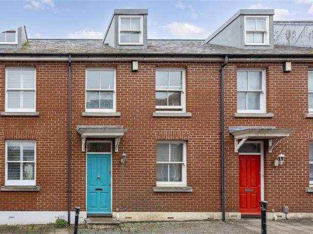 3 bedroom terraced house to rent