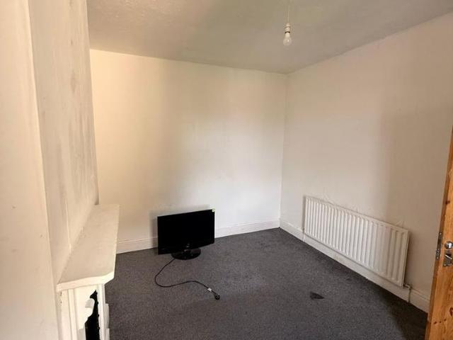 4 bedroom terraced house to rent