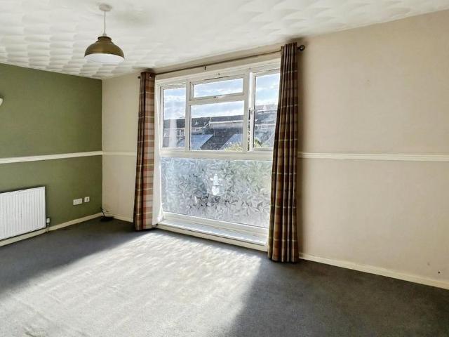 4 bedroom terraced house to rent