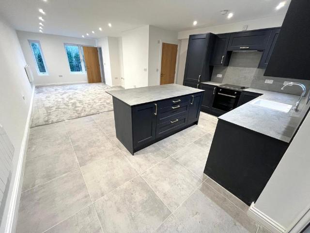 4 bedroom terraced house to rent