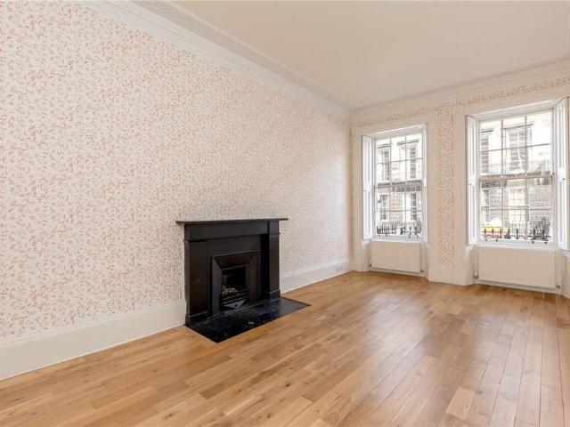 4 bedroom terraced house to rent