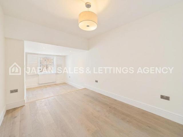 4 bedroom terraced house to rent