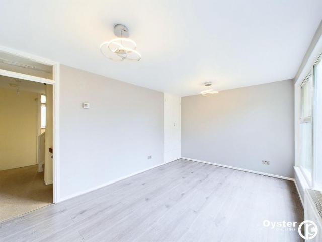 4 bedroom terraced house to rent