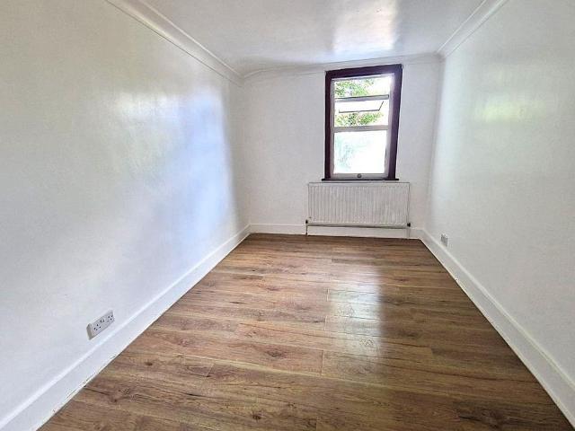 4 bedroom terraced house to rent
