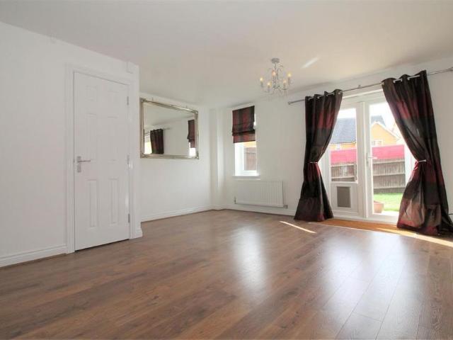 4 bedroom terraced house to rent
