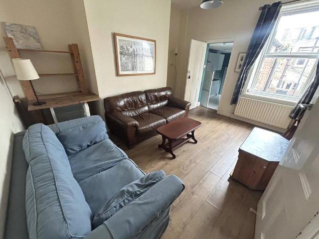 4 bedroom terraced house to rent
