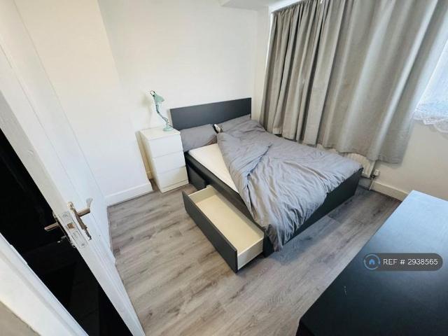 4 bedroom terraced house to rent