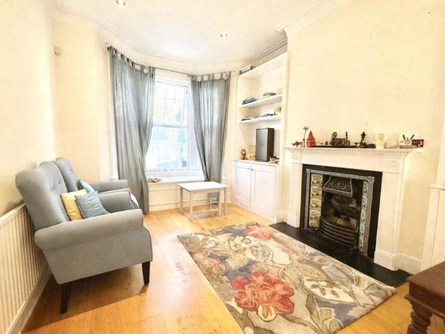 4 bedroom terraced house to rent