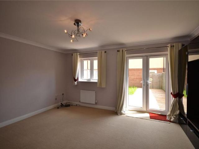 4 bedroom terraced house to rent