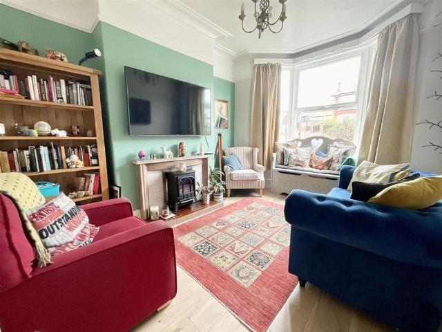 4 bedroom terraced house to rent