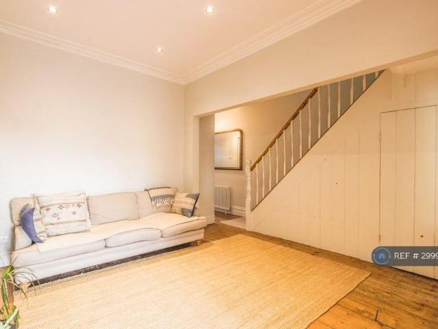 4 bedroom terraced house to rent