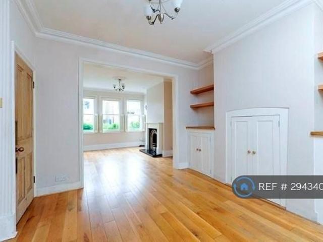 4 bedroom terraced house to rent