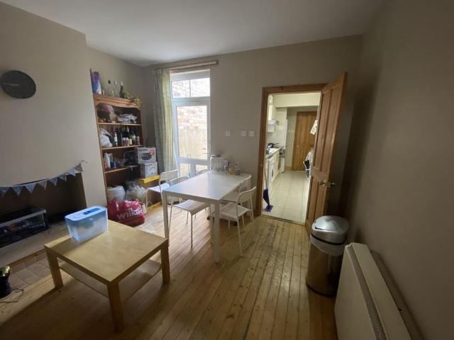 4 bedroom terraced house to rent