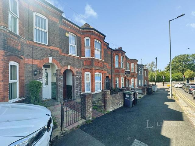 4 bedroom terraced house to rent