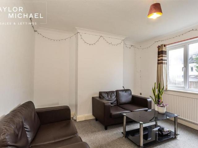 4 bedroom terraced house to rent