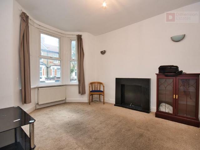 4 bedroom terraced house to rent