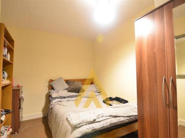 4 bedroom terraced house to rent