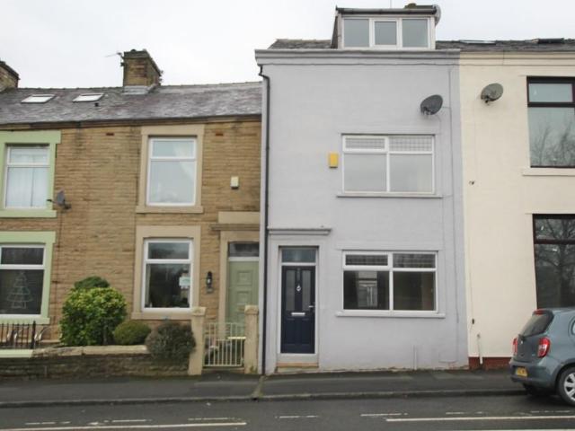 4 bedroom terraced house to rent