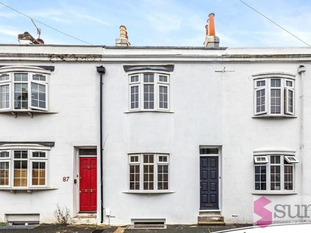 4 bedroom terraced house to rent