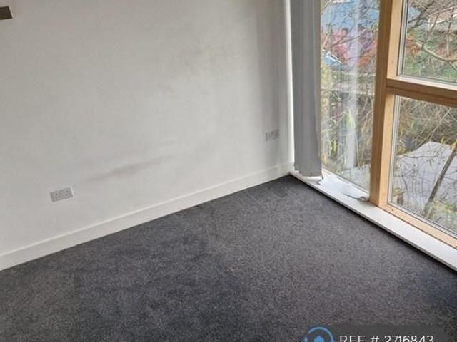 4 bedroom terraced house to rent