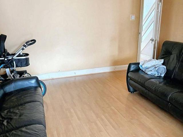 4 bedroom terraced house to rent