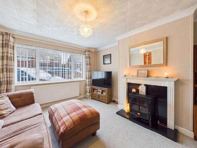 4 bedroom terraced house to rent