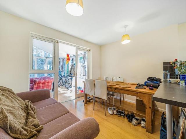 4 bedroom terraced house to rent