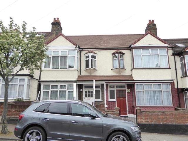 4 bedroom terraced house to rent