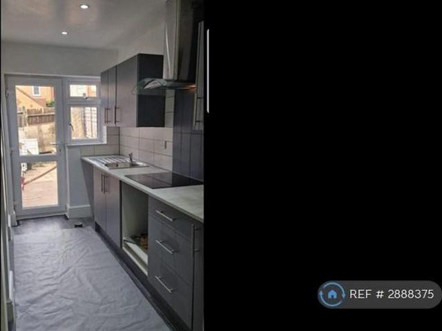 4 bedroom terraced house to rent