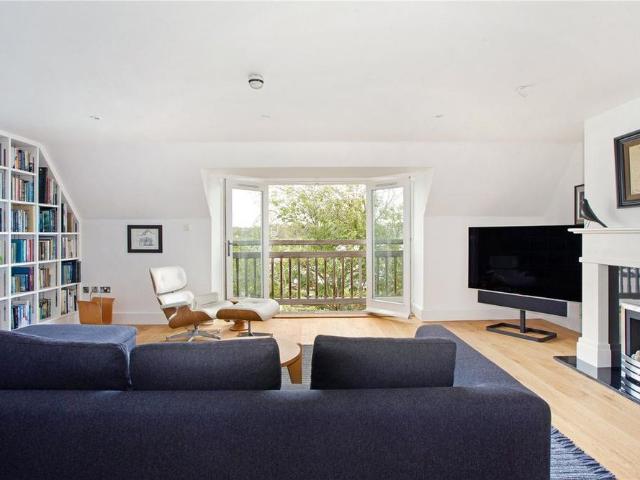 4 bedroom terraced house to rent