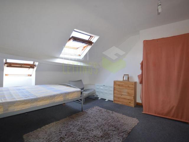 4 bedroom terraced house to rent