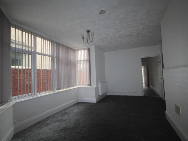 4 bedroom terraced house to rent