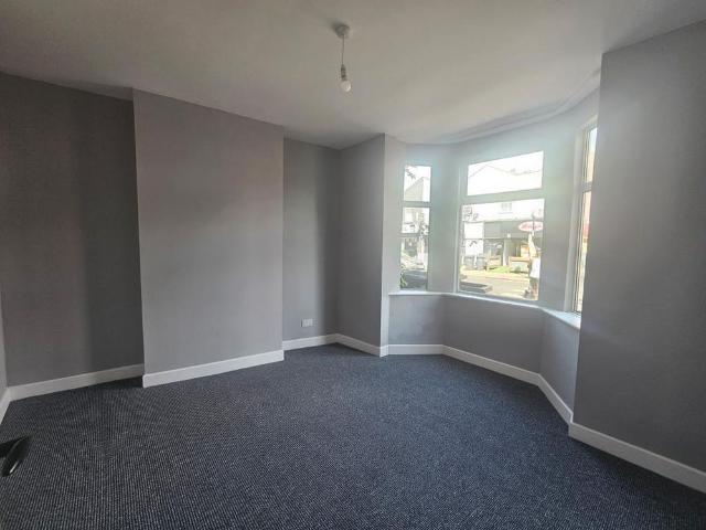 4 bedroom terraced house to rent